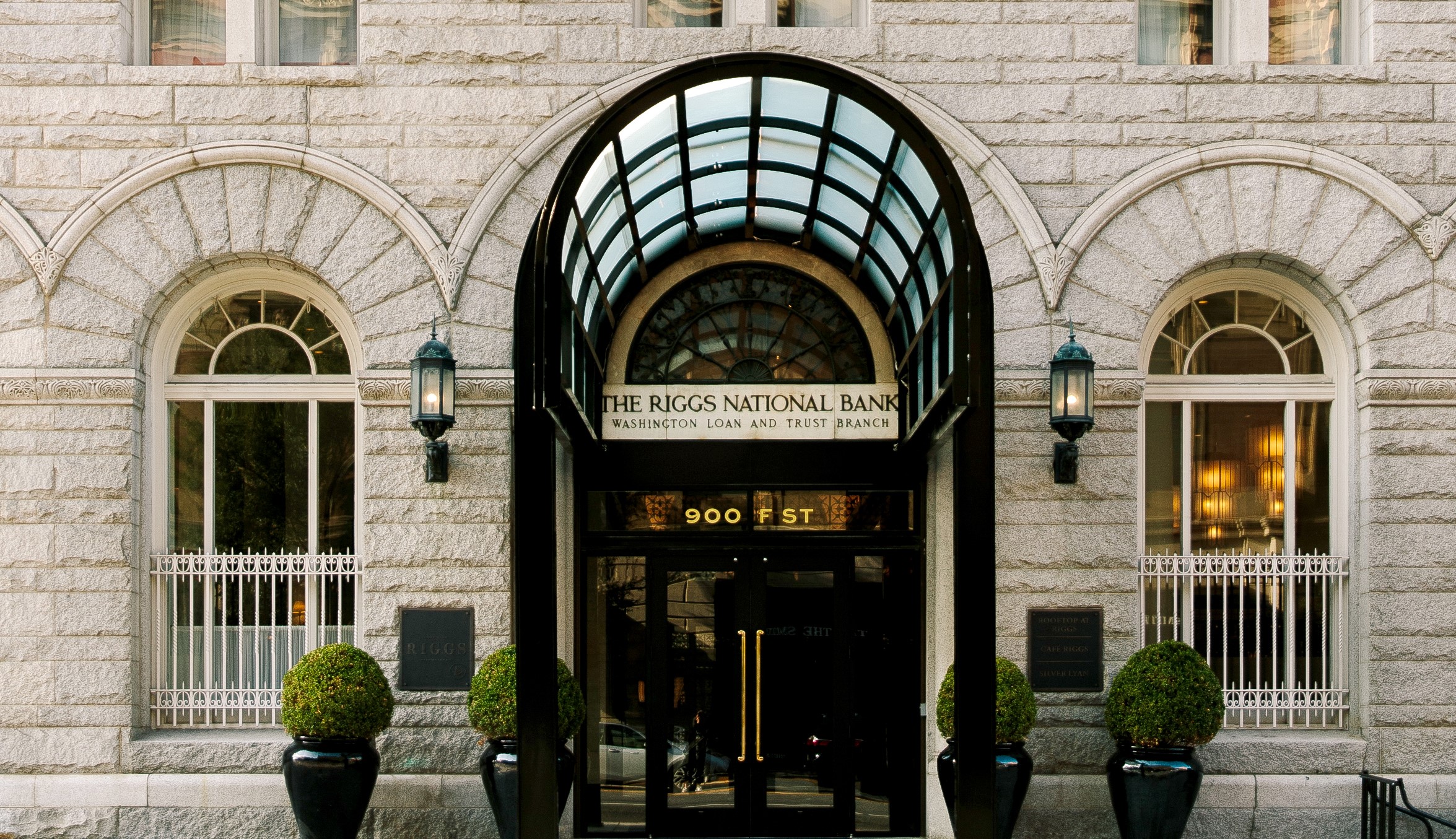 Bankers Hour in Washington DC | Café Riggs